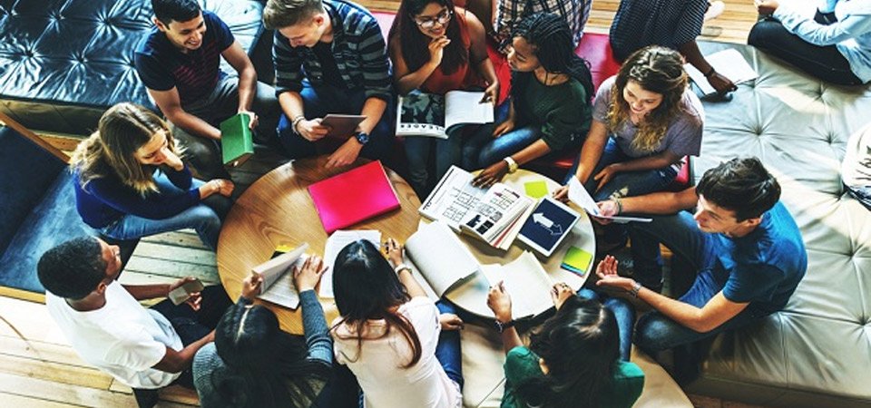 Estudiar en el extranjero: manual básico del estudiante peruano para ...
